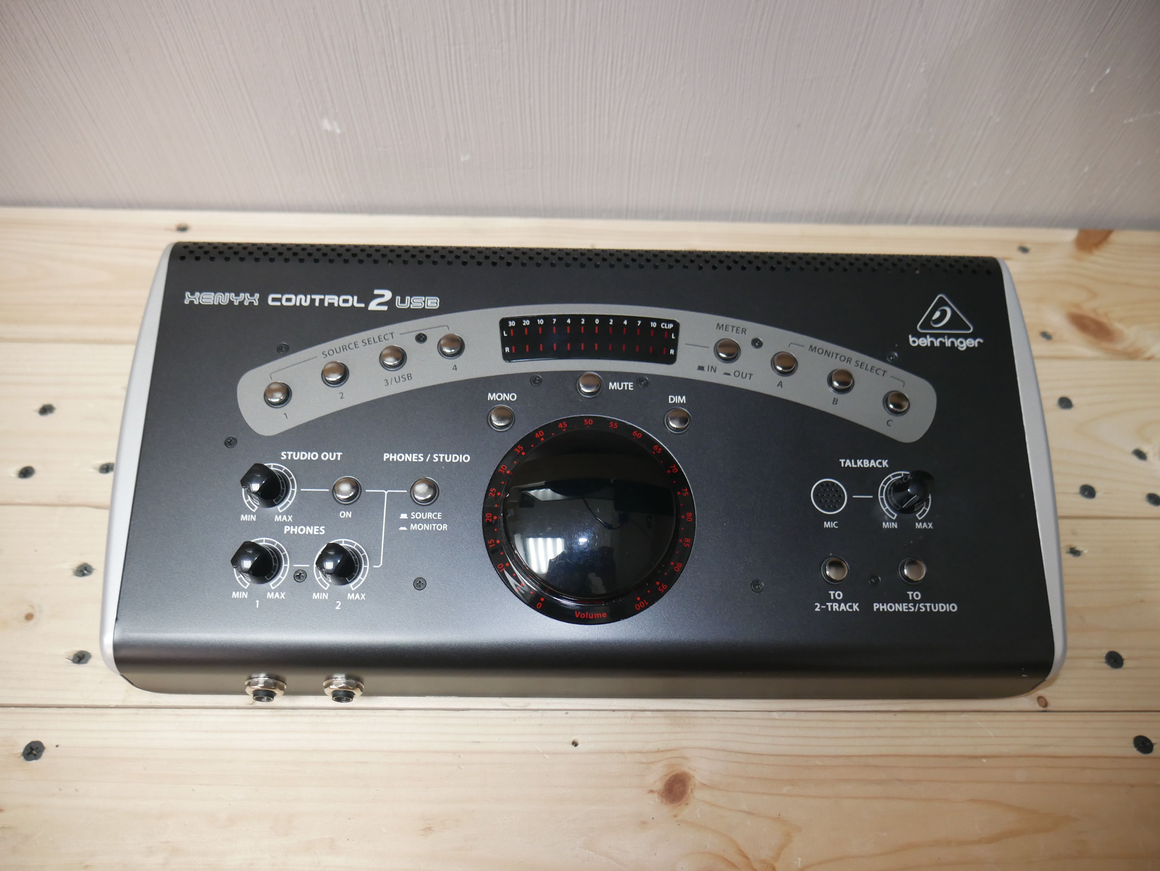 Behringer Xenyx Control2USB — купить в Ай-Шефф за 7 490 ₽. Это того стоит!