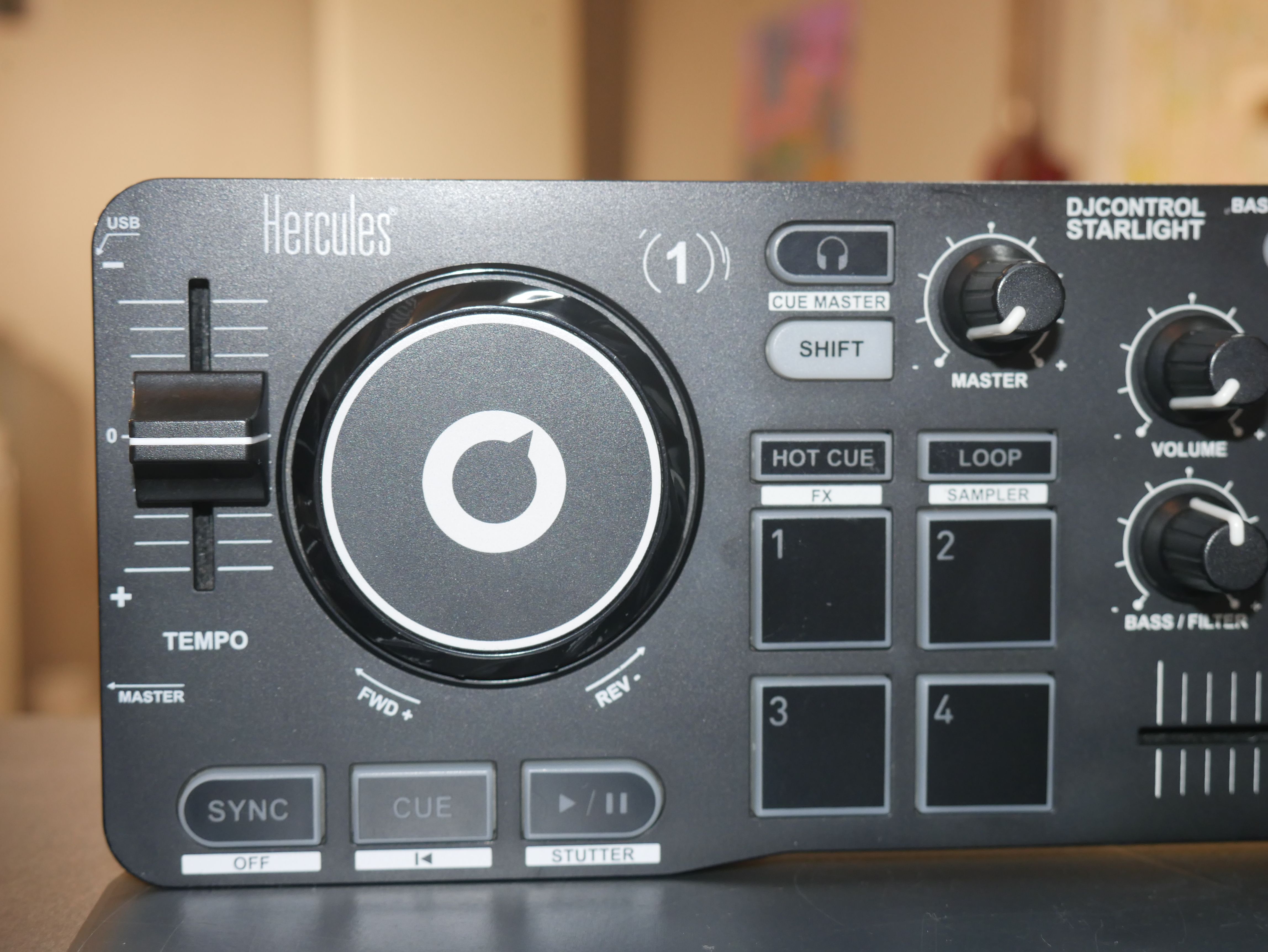Hercules DJ Control Starlight — купить в Ай-Шефф за 6 990 ₽. Это того ...